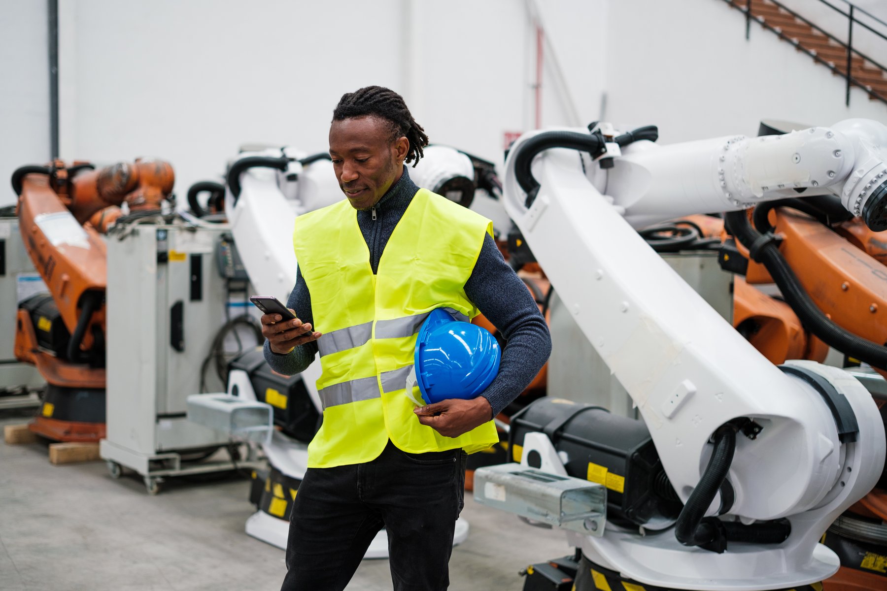 Reaching the Disconnected Workforce: Mobile Solutions for Employee ...