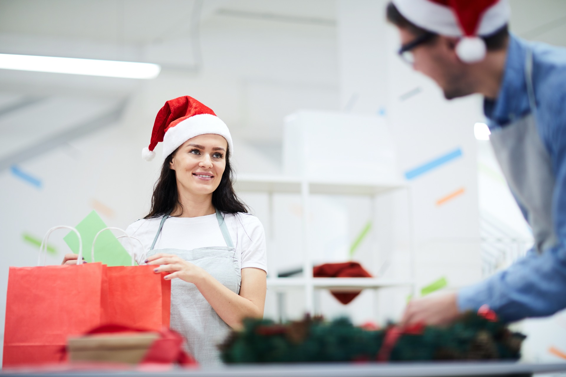Best Ways to Hire Holiday Temp Employees During the COVID-19 Pandemic
